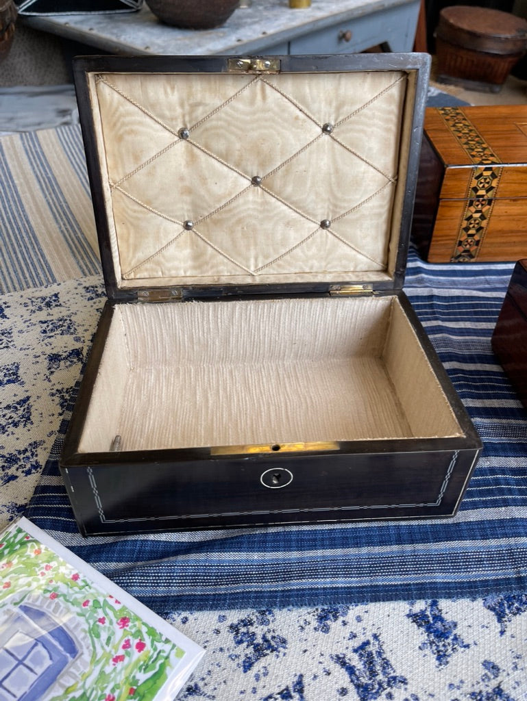 Antique Black Box with Inlaid Metal w/ key – Gretalogie